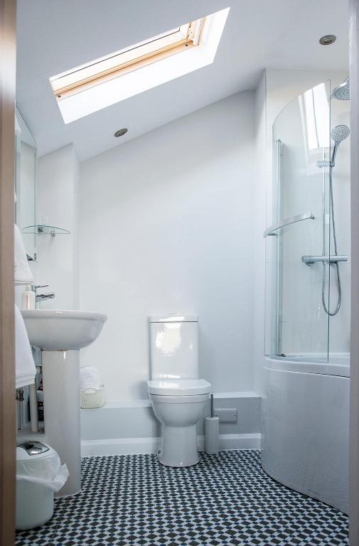 Victoria Inn Brewhouse B&B, Roch (updated prices 2025)