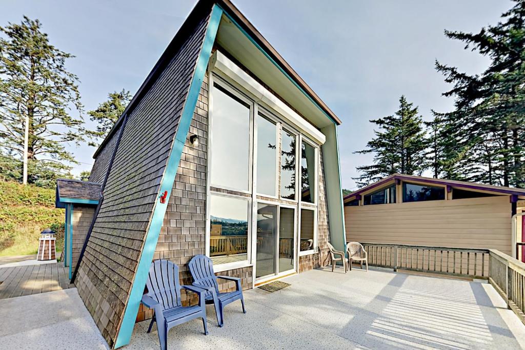 Upper Sky Beach Cabin, Oceanside (updated prices 2025)