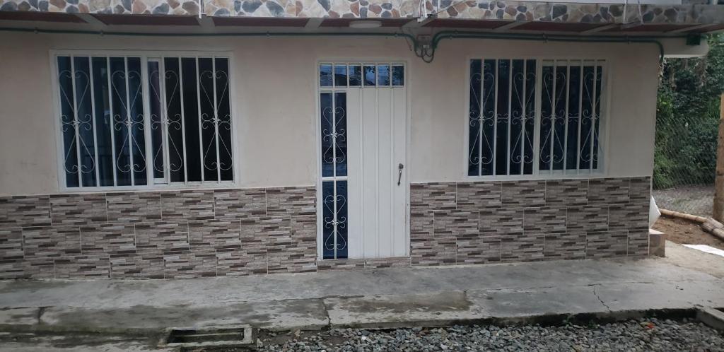 Casa campestre con parqueo villa eliana, Calarcá (precios actualizados ...