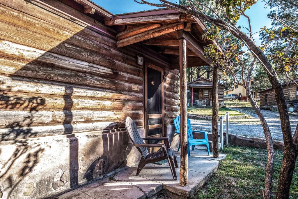 Apache Village 5, Queen Bed, Midtown, Sleeps 2, Ruidoso, NM - Booking.com