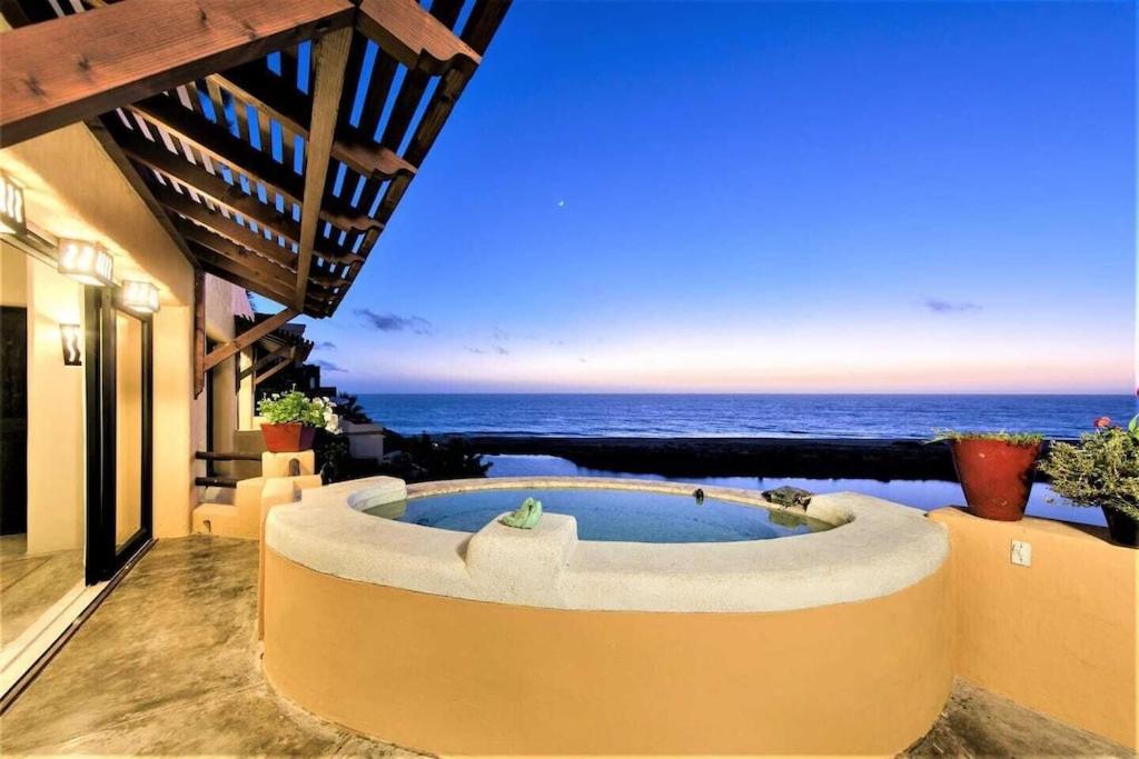 NEW Luxury Getaway - Pool, Spa, Sunset, VIEWS @ Casa Bella, Todos ...