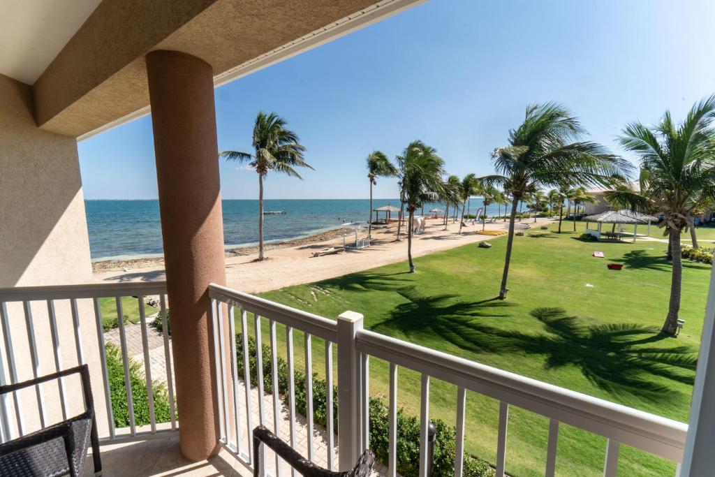 Holiday Inn Resort Grand Cayman by IHG, George Town (updated prices 2025)