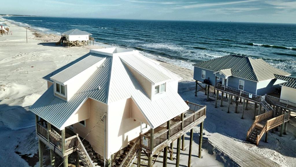 Kowabunga - You'll love the rooftop deck and private heated dipping ...