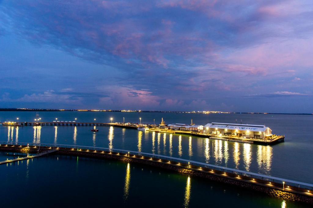Absolute Waterfront - Tropical Aurora Top Floor Over The Water, Darwin ...