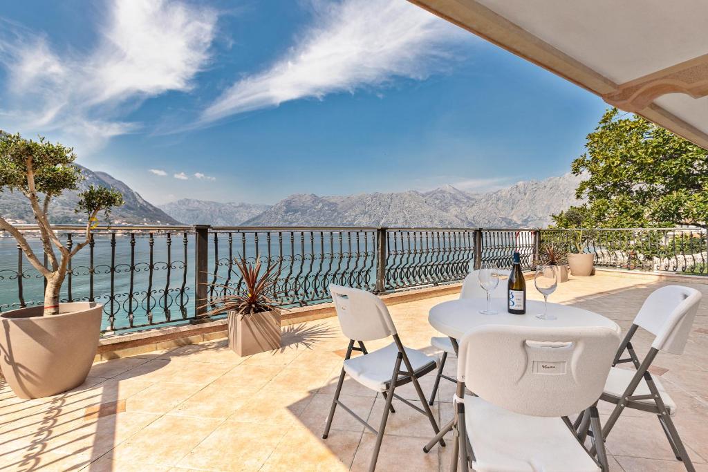 Promenade Rose, Kotor (updated prices 2025)