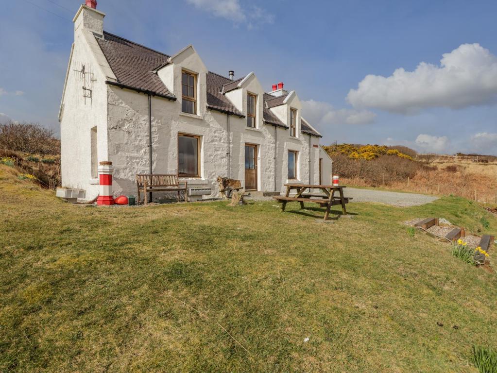 Red Chimneys Cottage, Husabost – Precios actualizados 2023
