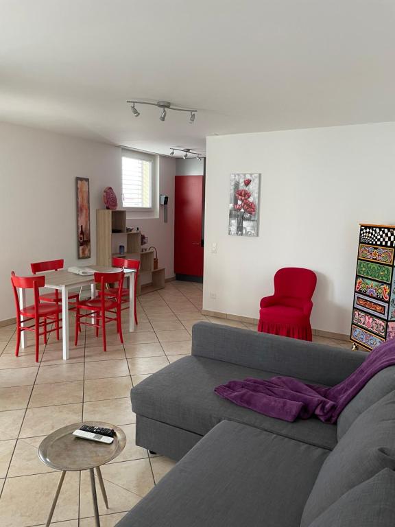 Appartamento 2,5 con piscina nel CUORE di Locarno 463, Locarno (precios ...