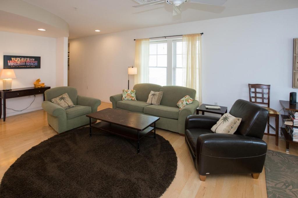 The Sanctuary - The Mac Shack A423, Virginia Beach (updated prices 2026)