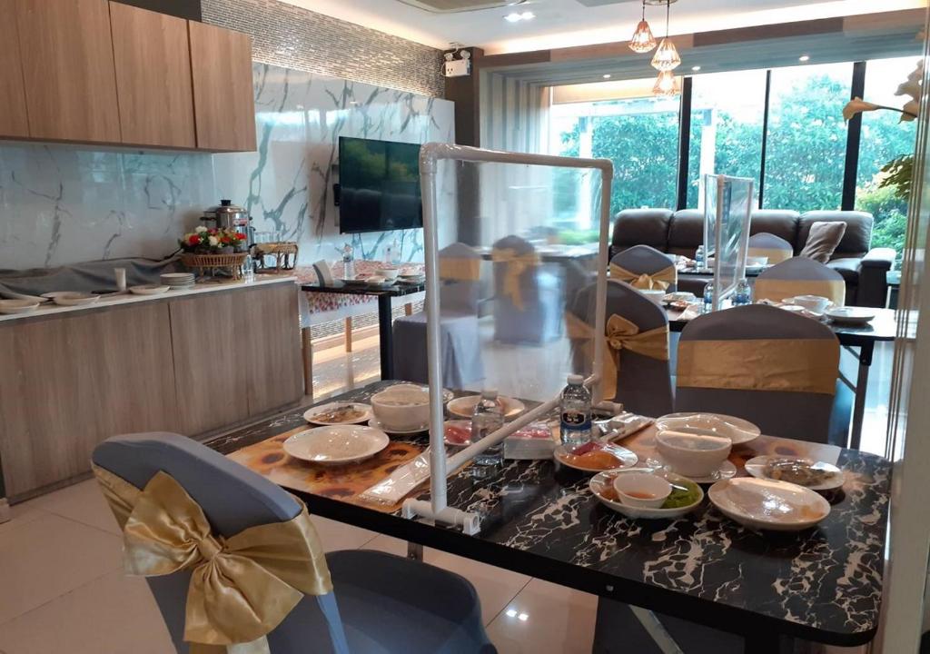 Grand Inter Hotel, Samut Sakhon (updated prices 2025)
