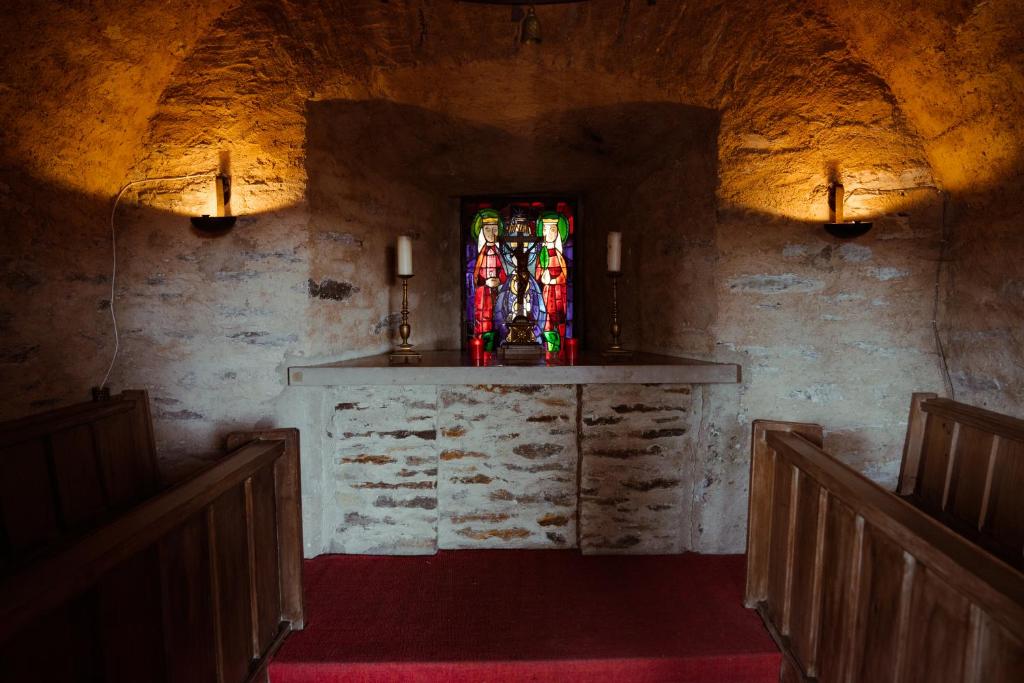 Burg Gutenfels, Kaub (updated prices 2025)