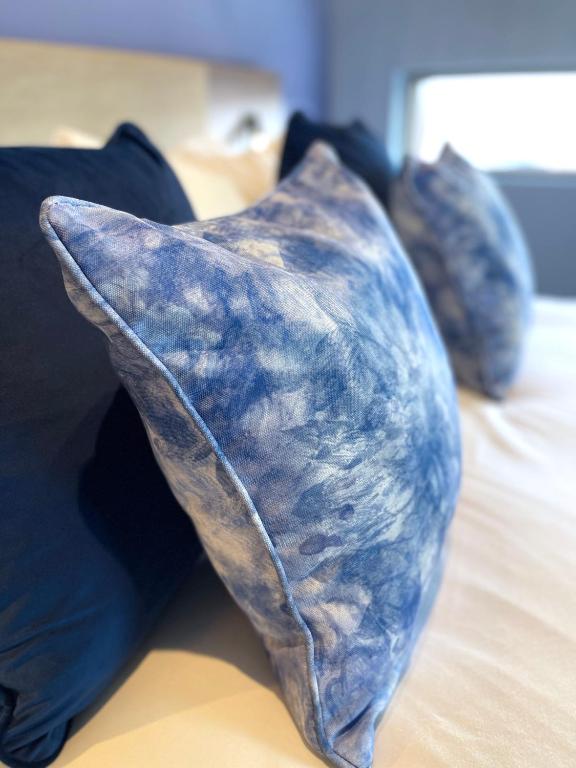 Hex Wildlife Hotel at Yorkshire Wildlife Park, Doncaster (updated ...