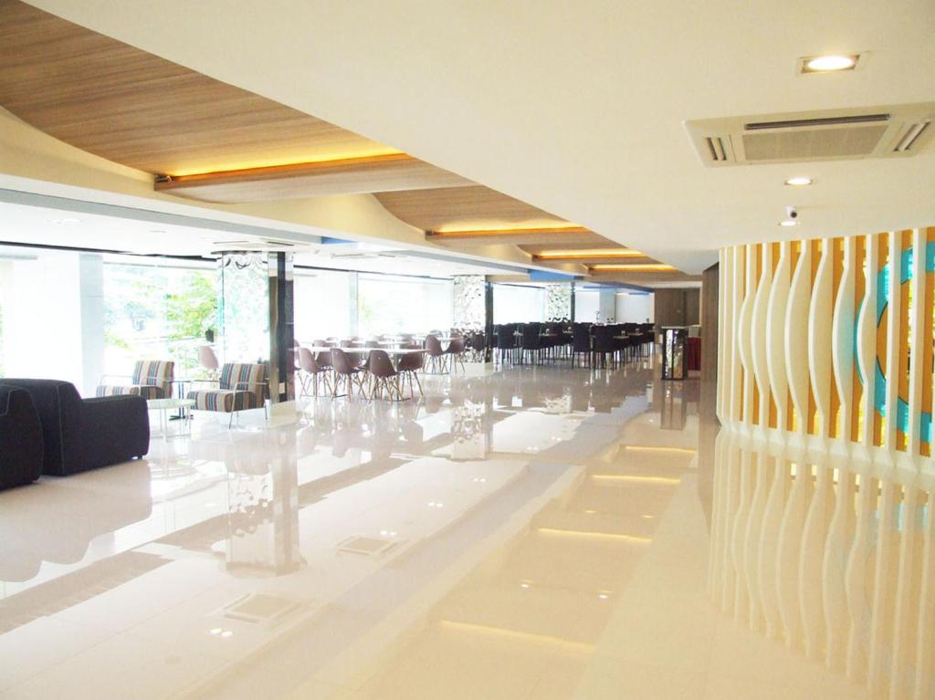 Grand Tower Inn Sathorn Hotel, Bangkok (updated prices 2025)