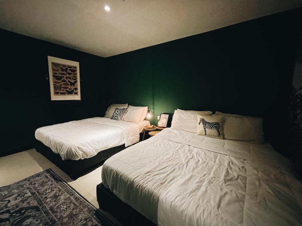 Very Hotel, George Town (updated prices 2025)