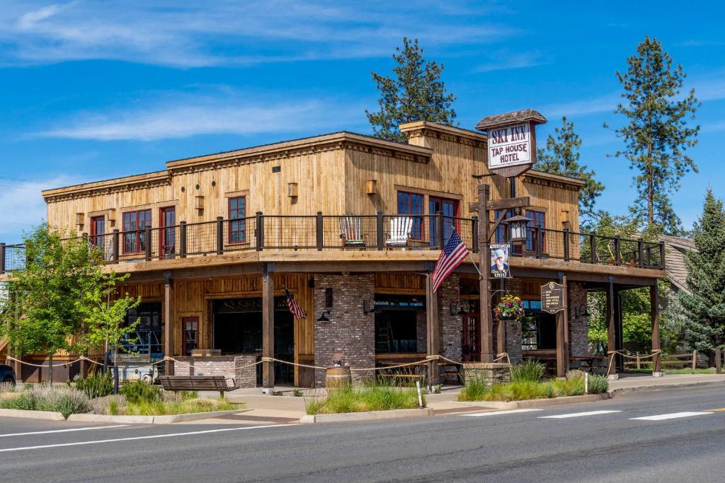 Ski Inn Taphouse Hotel, Sisters (updated prices 2026)