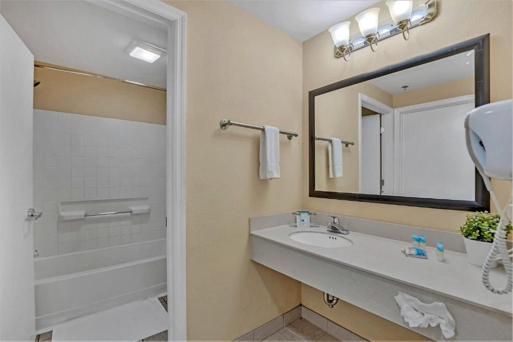 Disney Shared Bathroom