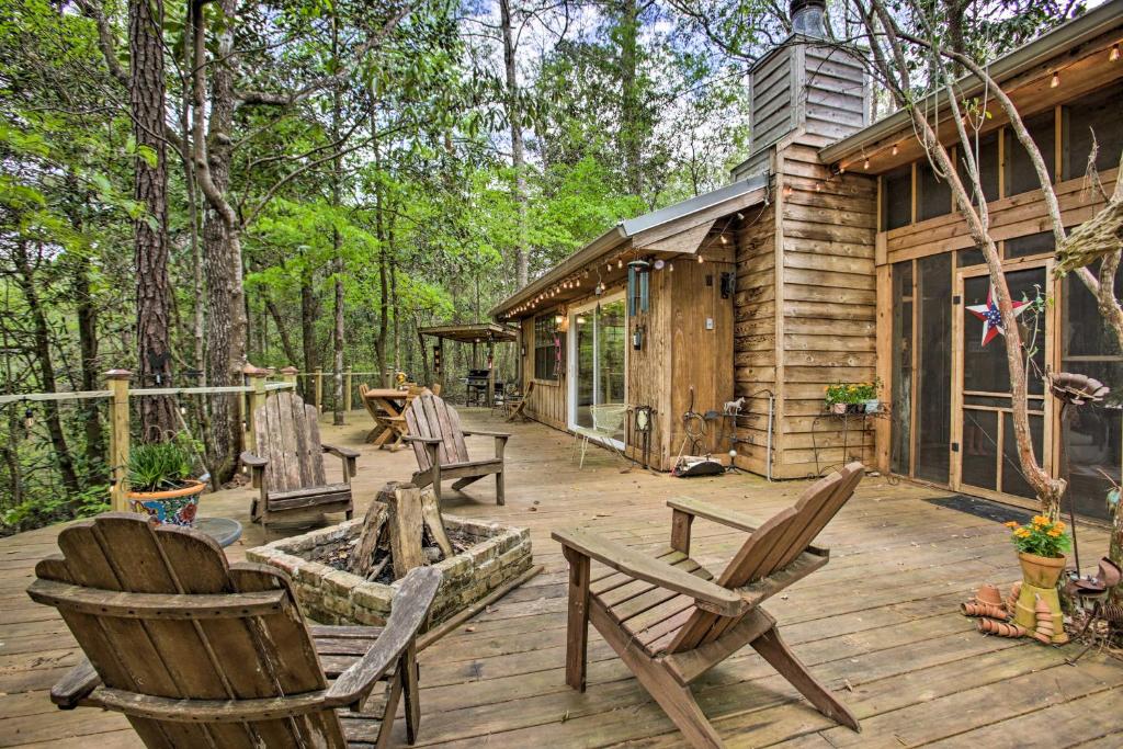 Enchanting Whitney Cabin with Beach and Creek!, Diamondhead (updated ...