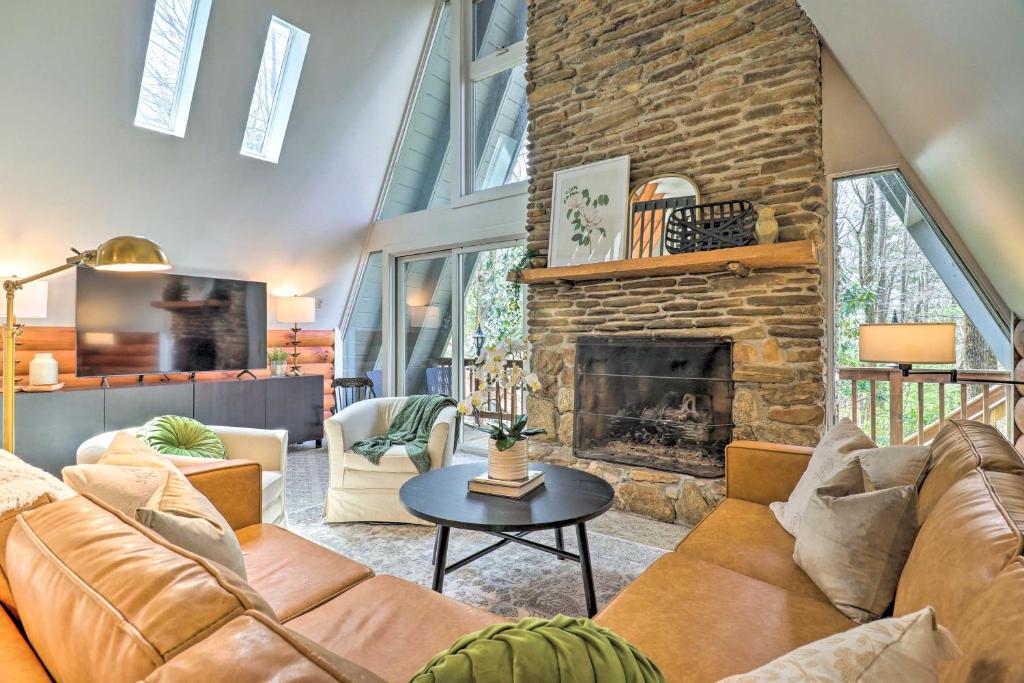 Amazing A-Frame with Private Hiking and Amenities, Brevard (updated ...