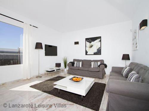 "Villa Benedicte" Mit Meerblick, Pool, Garten, Klimaanlage Und Wlan - Lanzarote