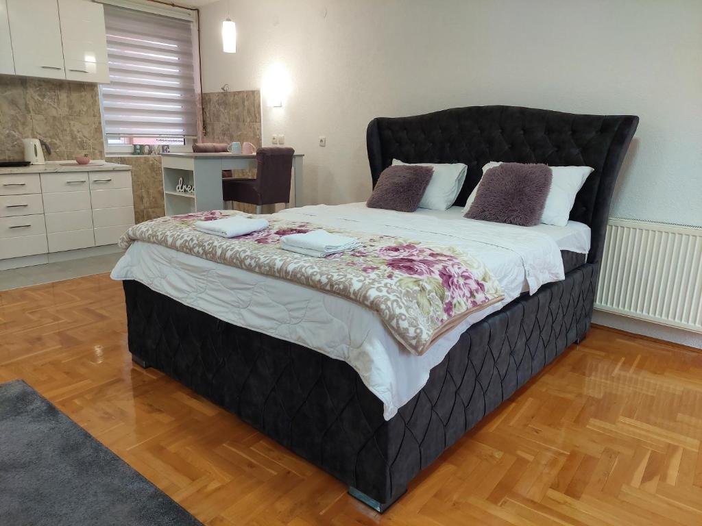 Apartment Lux studio Kragujevac, Stanovo, Serbia - Booking.com