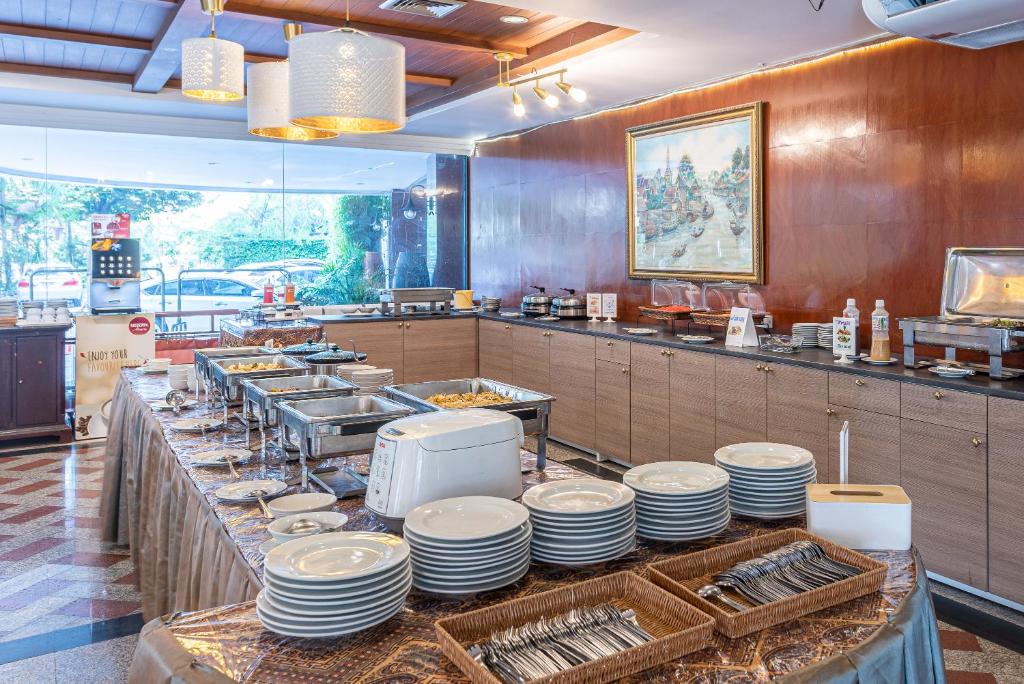 Nonthaburi Palace Hotel, Nonthaburi (updated prices 2025)