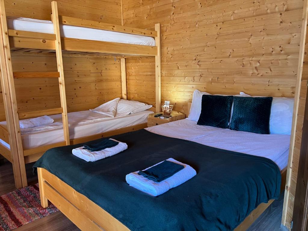 Riverside Woodhouses in Praid