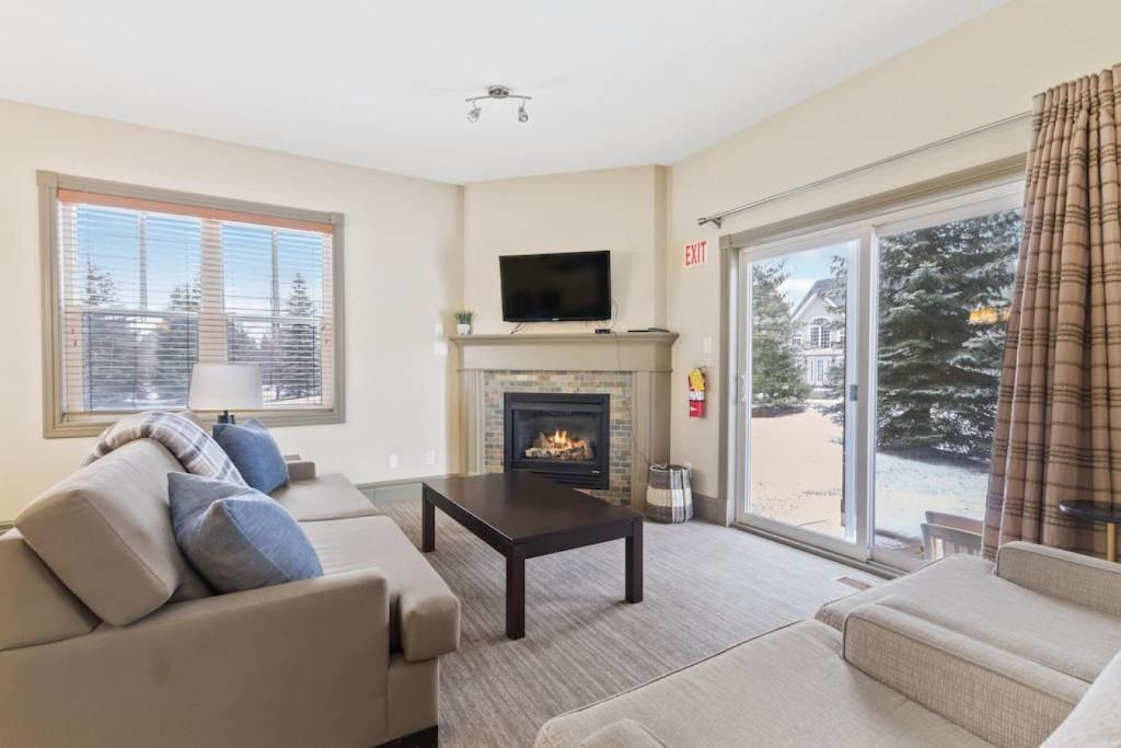 Blue Mtn Getaway in Historic Snowbridge Chalet, Collingwood (updated ...