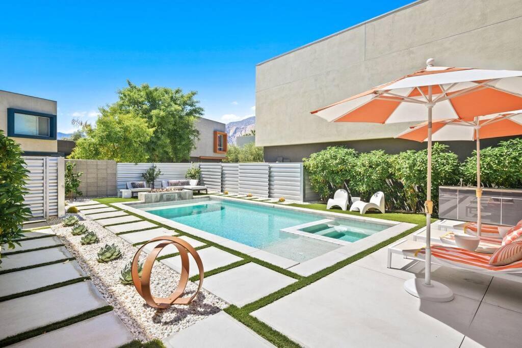 Vacation Home Spectacular Home in The Morrison w/ Private Pool, Palm ...