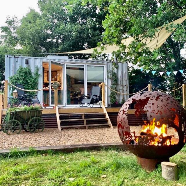 Apple Crate In The Orchard- Cozy Hideaway - Yorkshire