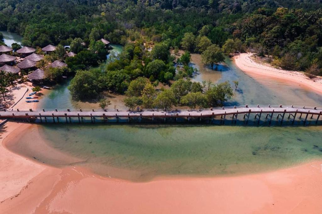 Sabai Sabai Beach Bungalows, Ko Phayam (updated prices 2025)