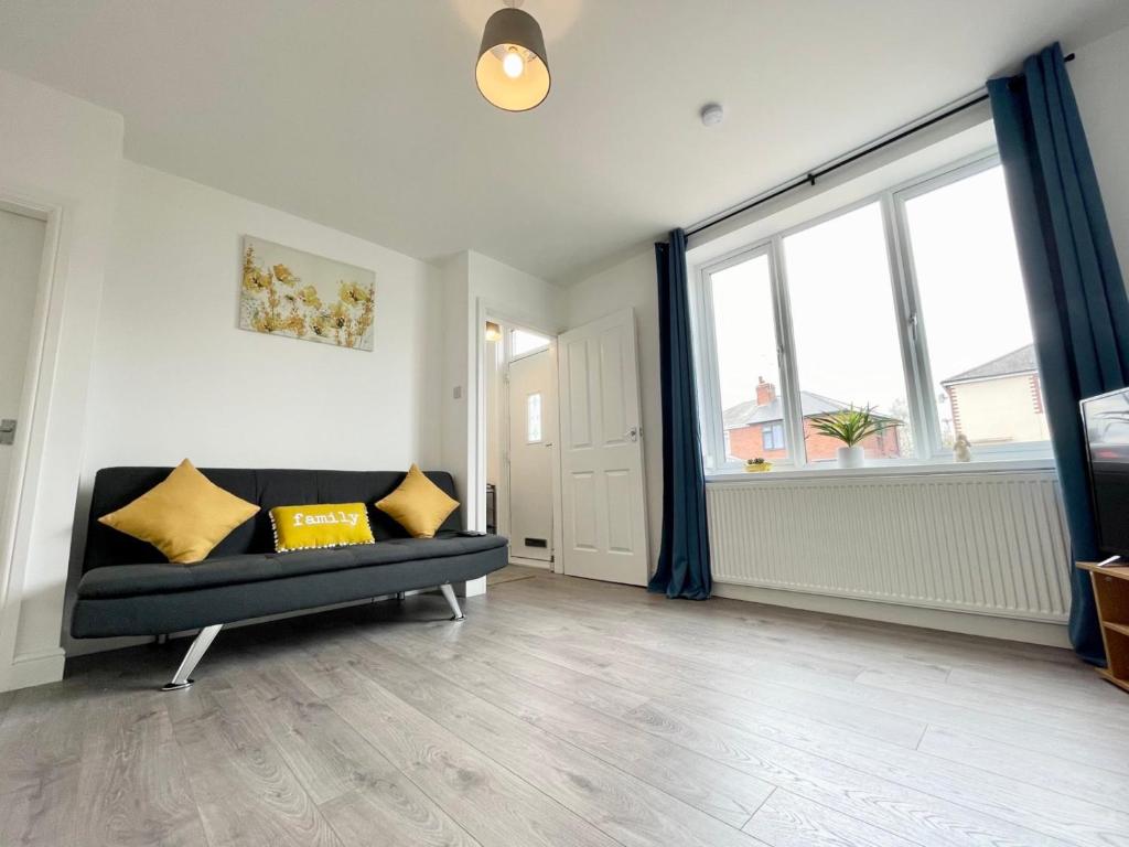 Worksop Newly Refurbished 3-Bedroom House, Worksop – Updated 2024 Prices