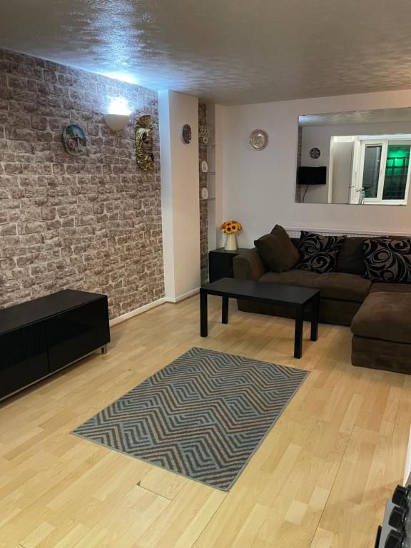 Poolside, Peacehaven (updated prices 2026)