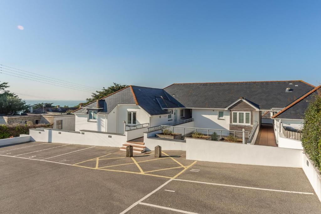 4 Pentire Rocks, Polzeath (updated prices 2026)