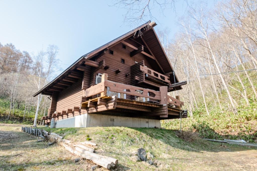 Lake Toya Hillside House - SuiteTrails