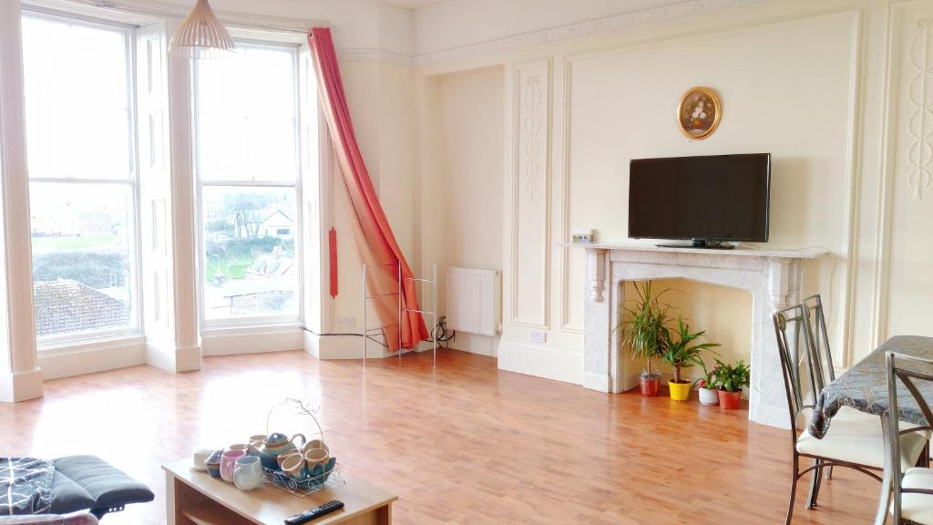 Full nature views Whitby dancinglivingroom French flat - Whitby