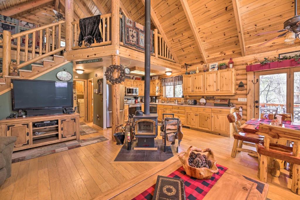 2-Acre Cabin in Pinetop-Lakeside with Fenced Yard, Pinetop-Lakeside ...