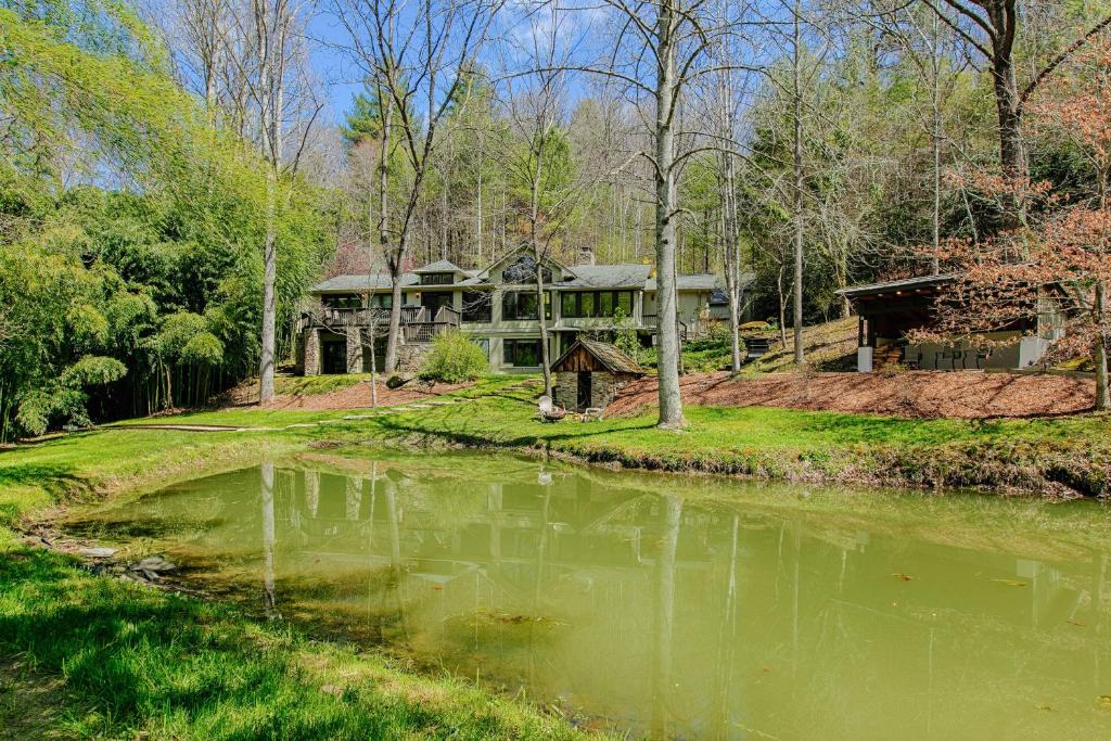 The Willows Retreat, Hendersonville – Updated 2024 Prices