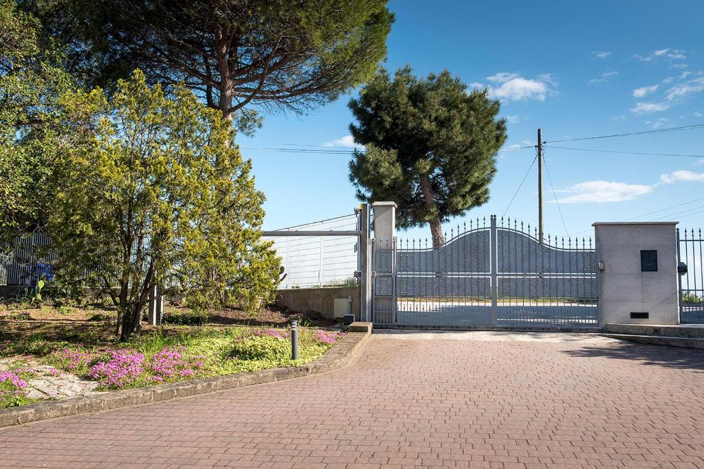 A11 - Varano, delizioso trilocale con giardino, Ancona (updated prices ...