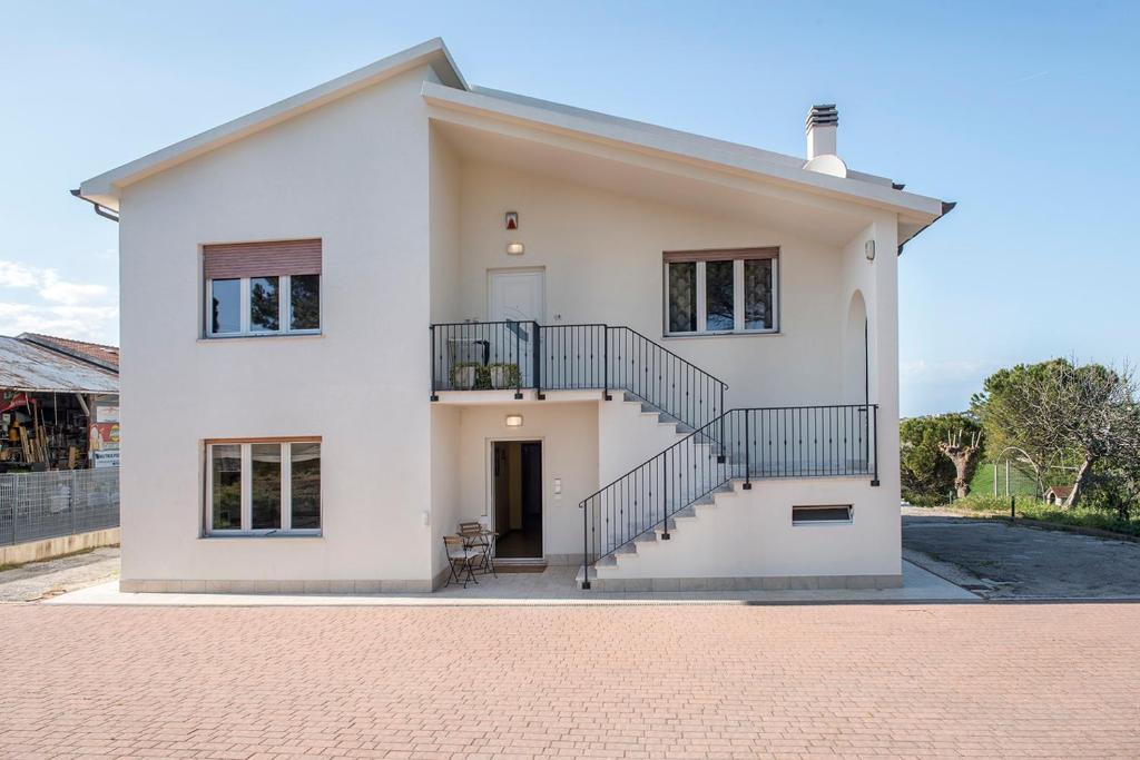 A11 - Varano, delizioso trilocale con giardino, Ancona – Aktualisierte ...