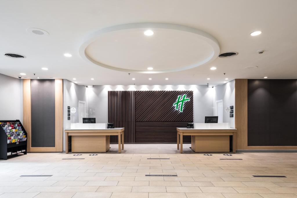 Holiday Inn Newark International Airport, Newark (updated prices 2025)
