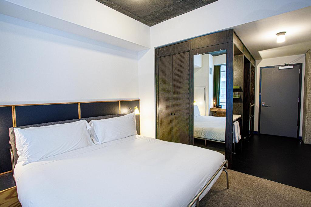 The Emily Hotel, Chicago (updated prices 2025)