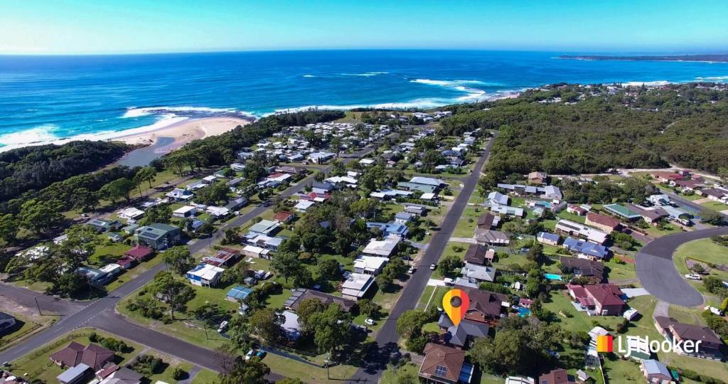 The Lakehouse, Berrara (updated prices 2025)