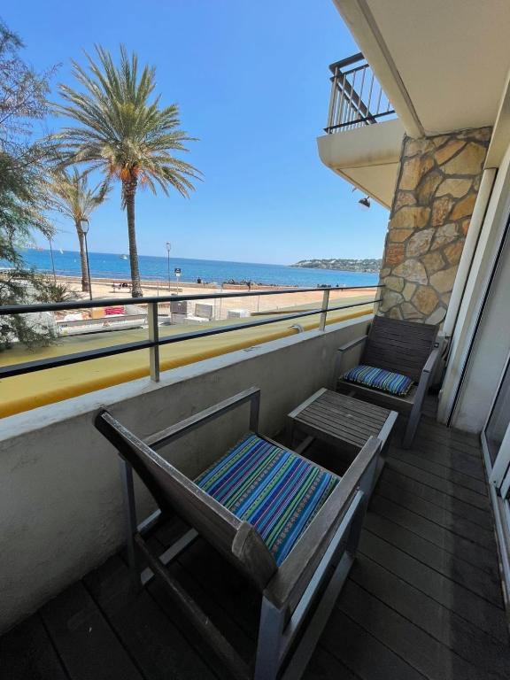 Fully equipped beachfront studio in the heart of the city center bd ...