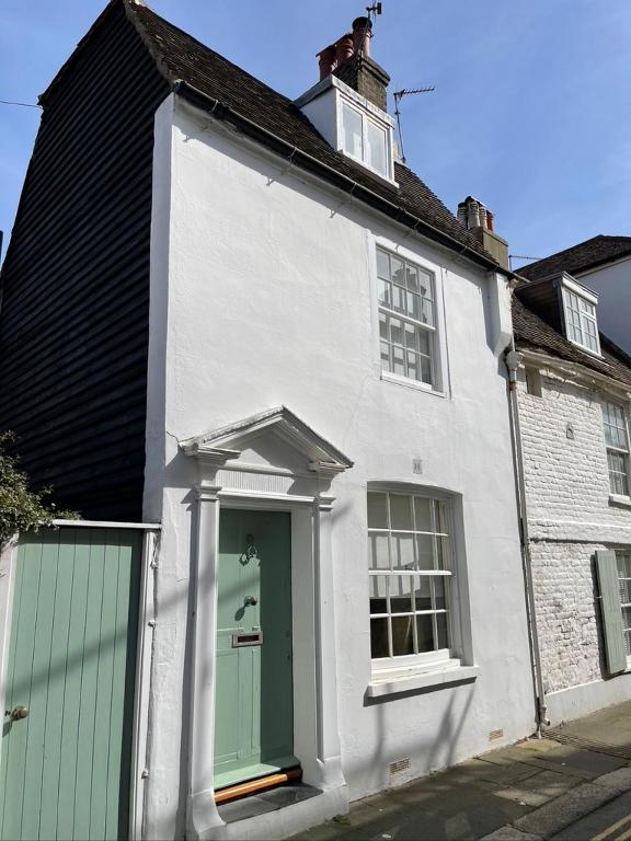 The Old Smoke House, Kent – Updated 2024 Prices