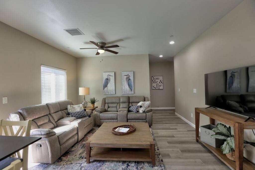 All 4 Bedrooms Have A Private Bath! 22 - Ridgecrest, CA