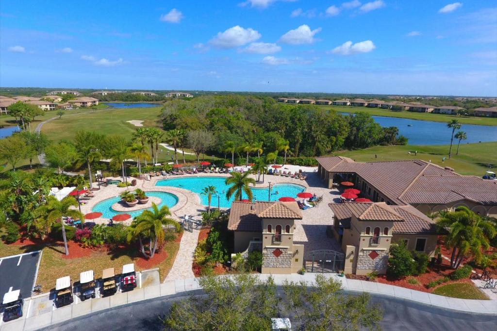 Golf Course Views 2 Bedroom Condo Located In River Strand Golf & Country Club Condo - Lakewood Ranch, FL