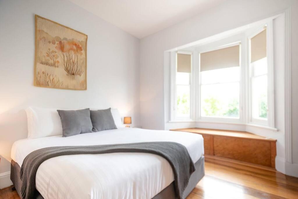 1 Min From Cbd, Cafes And Park! Free Parking. - Riverside