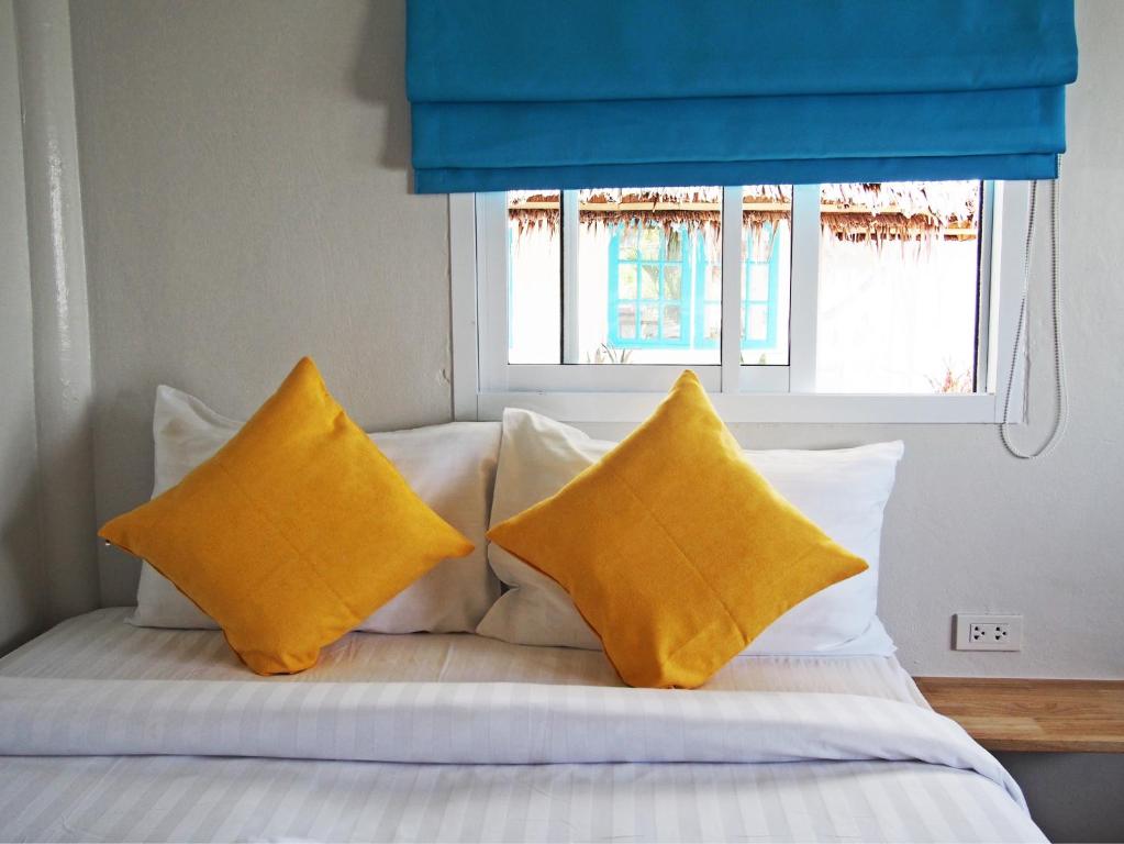 Sand Terrace Beach Bungalows, Ban Tai (updated prices 2025)