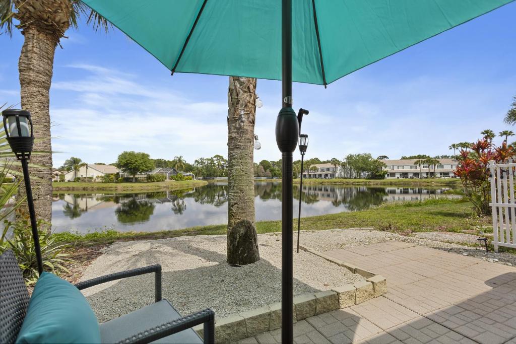 New To Market -Townhome With 2 Master Suites Wifi Tennis Heated Community Pool Close To I-75 Townhouse - Lake Manatee State Park, Bradenton