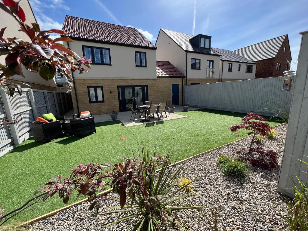 WHITBY-CAPTAINS HOUSE WHITBY - 4 bed Luxury Holiday Home, Whitby ...