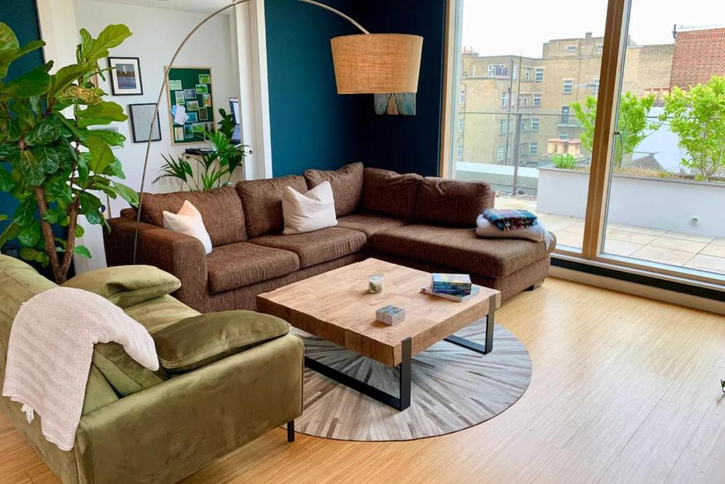 Gorgeous 2 Bedroom Apartment Near Clapham Common, London, UK - Booking.com
